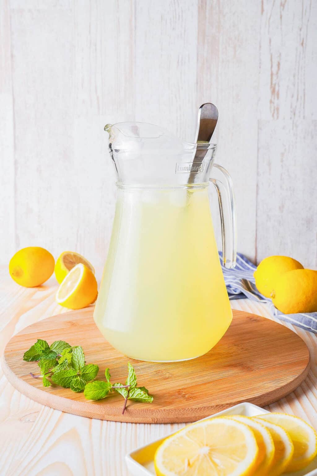 Limoncello Spritz w/ Prosecco - Aleka's Get-Together