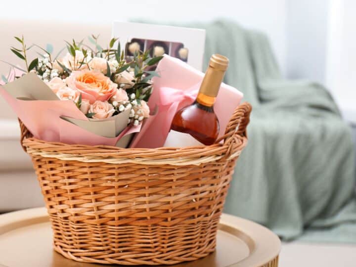 What To Bring As A Guest To A Dinner Party - Aleka's Get-Together
