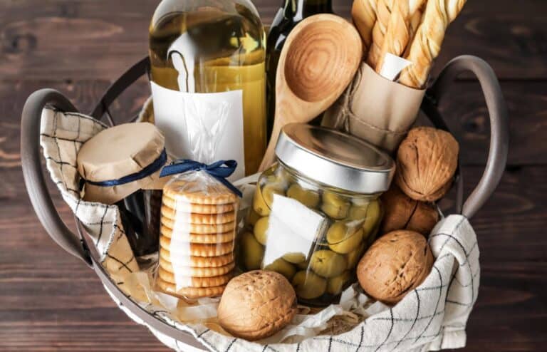 What To Bring As A Guest To A Dinner Party - Aleka's Get-Together